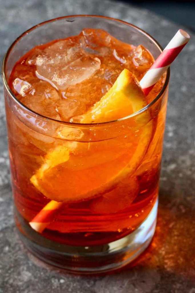 Aperol Spritz - Classic Recipe & History - Vintage American Cocktails