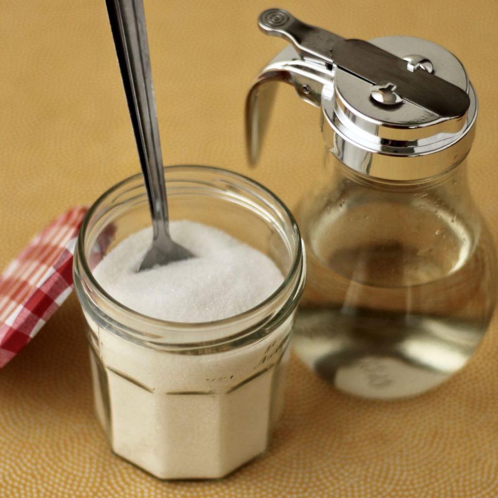 Simple Syrup - Easy Recipe - Vintage American Cocktails